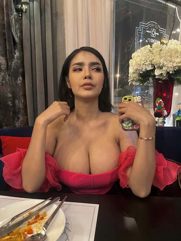 Yanisa Samohom แจกวาร์ป สาย ฝอ เนย ญาณิศา ดาว Onlyfans 18+